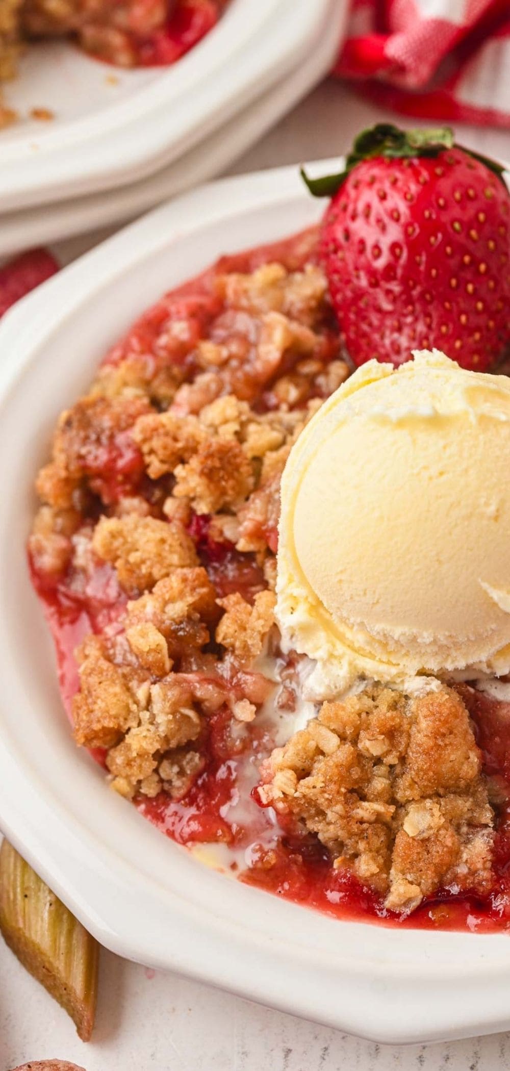 Strawberry Rhubarb Crumble - Soulfully Made